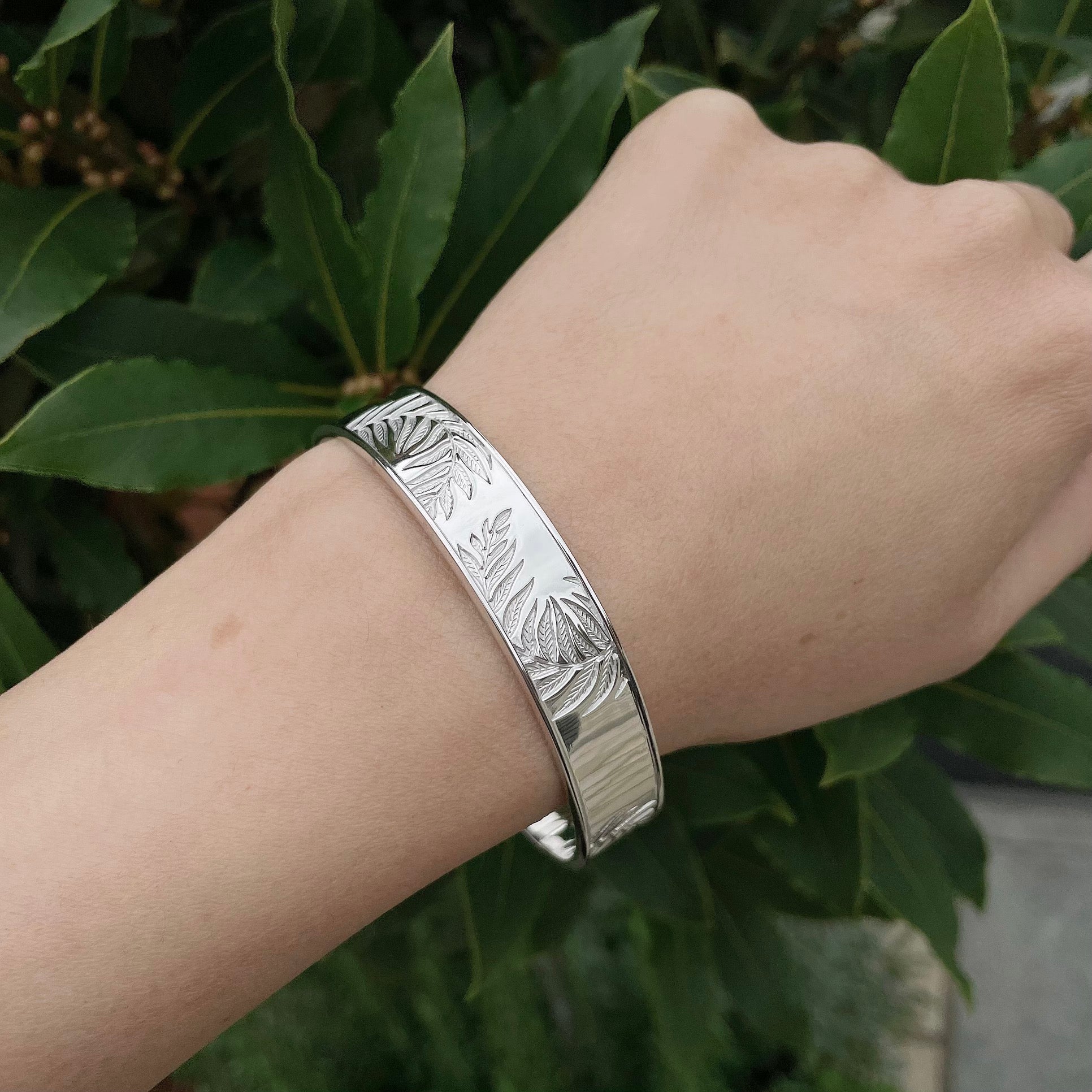 Fern Bangle – Fiona Rae Jewellery